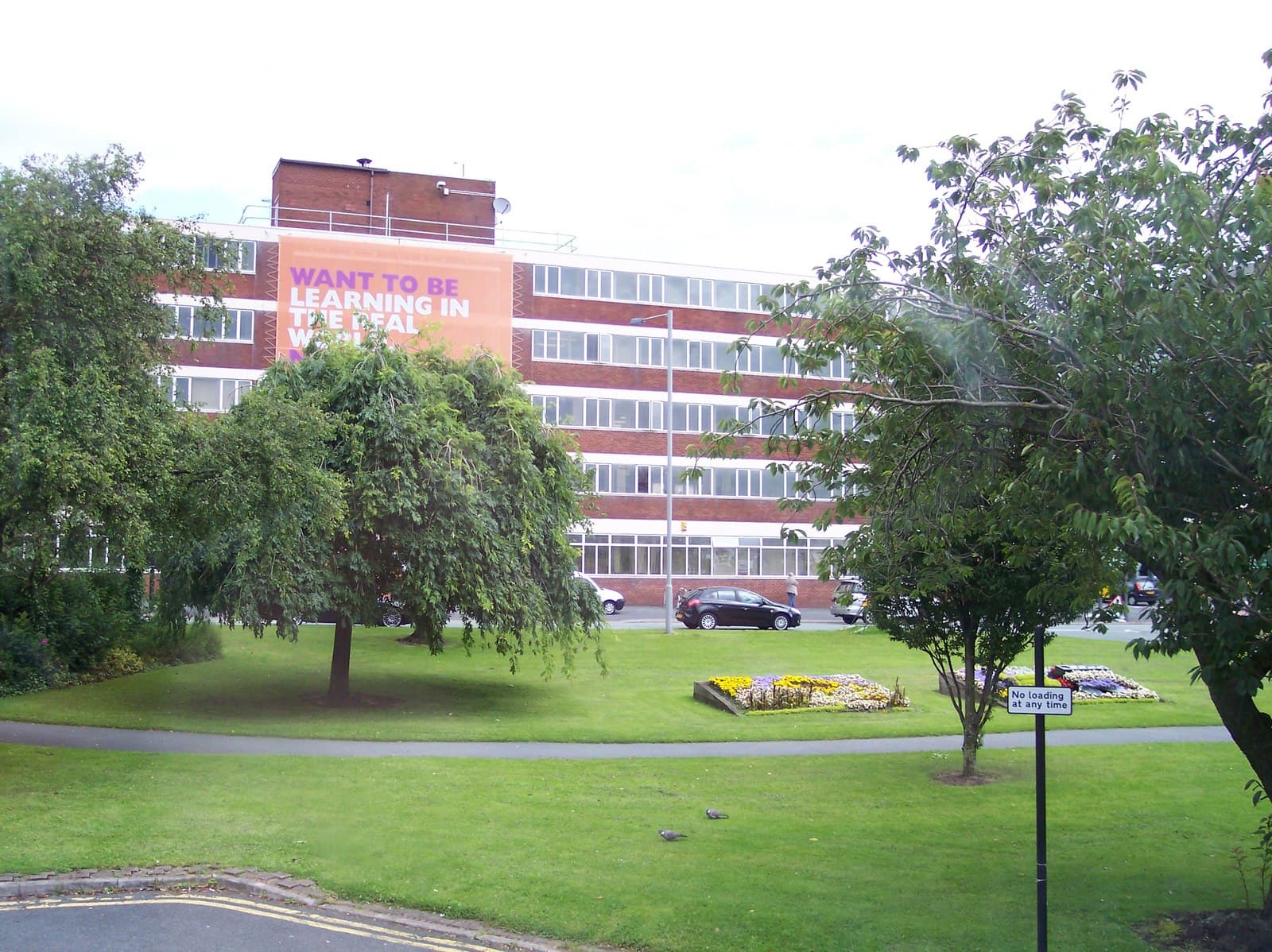 University of Central Lancashire: Acceptance rate, employability rate ...