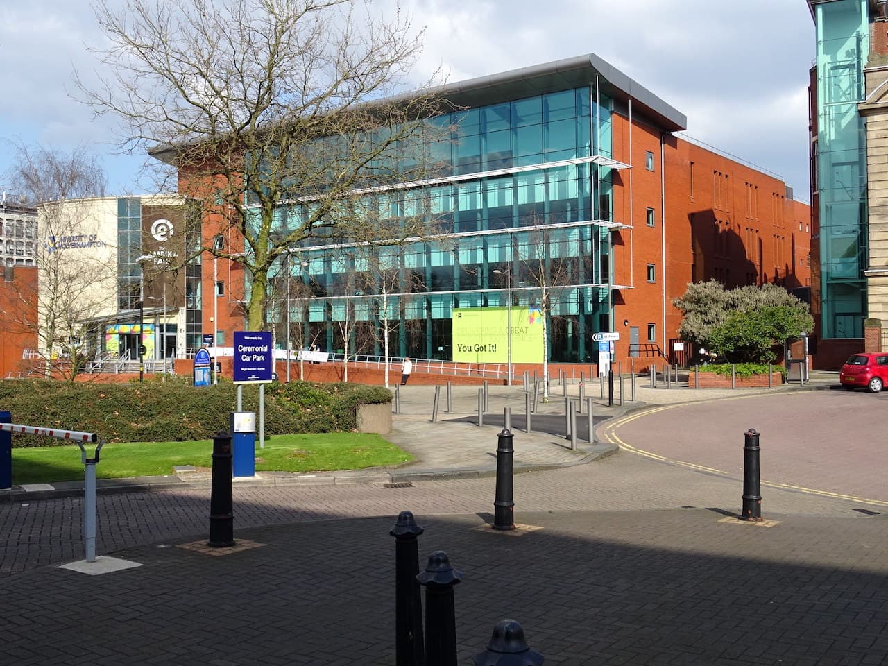 University of Wolverhampton: Acceptance Rate, Employability Rate ...